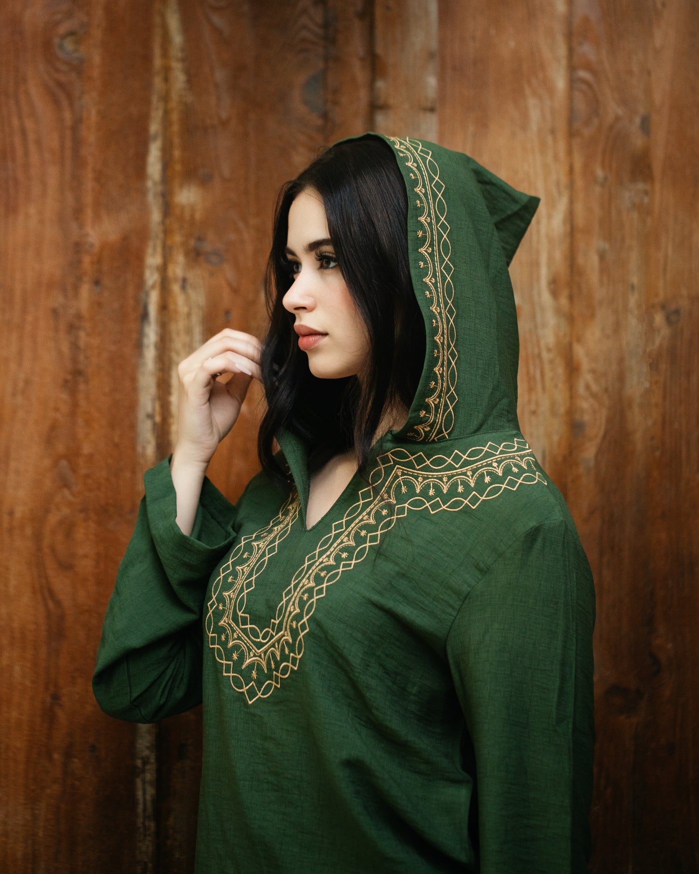 Pull à capuche en lin brodé — Femme – Sahrawi Atelier